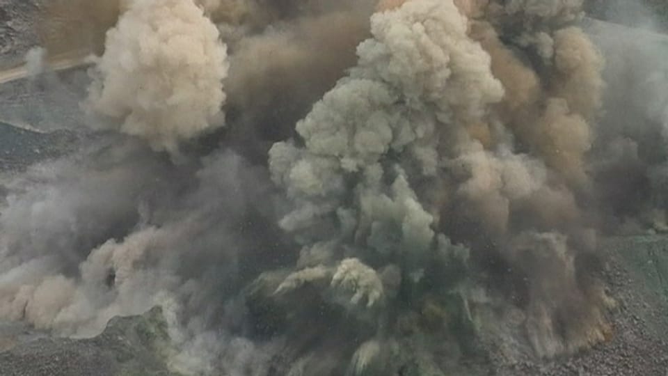 L'actu en vidéo - Explosion dans une mine de diamants au Botswana ...