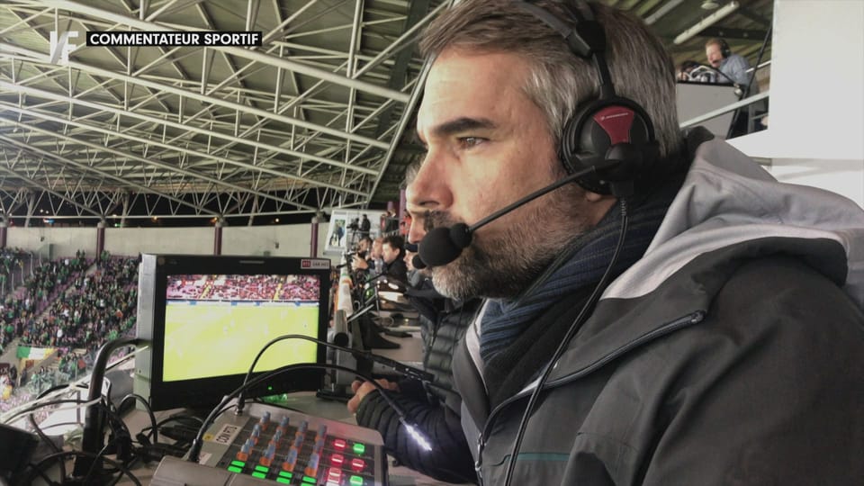 Interface - ADN - en cabine avec David Lemos, lors d’un match de ...