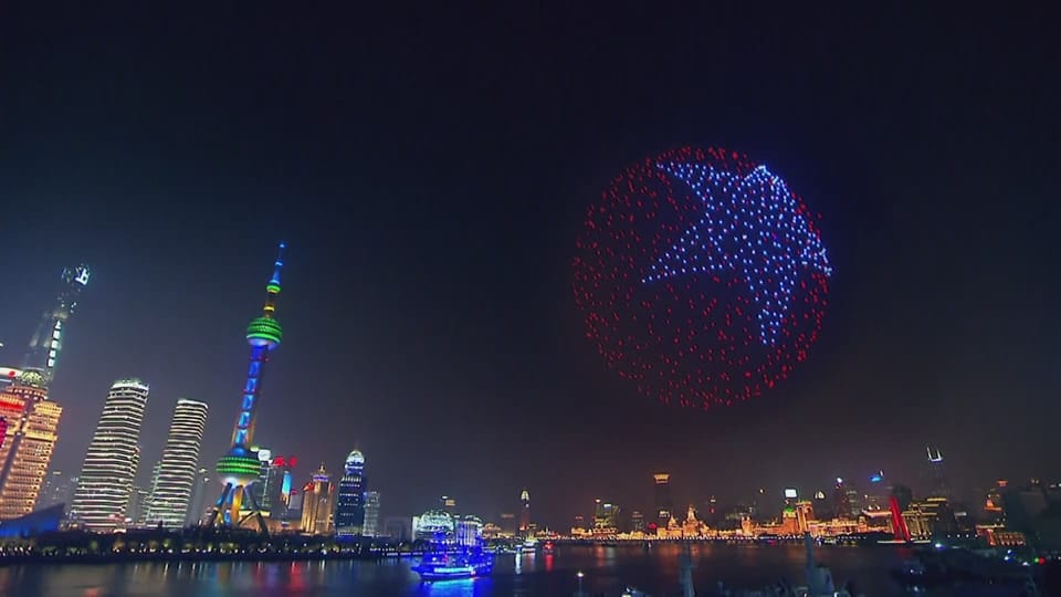 L'actu en vidéo - Des milliers de drones au lieu du feu d'artifices à ...