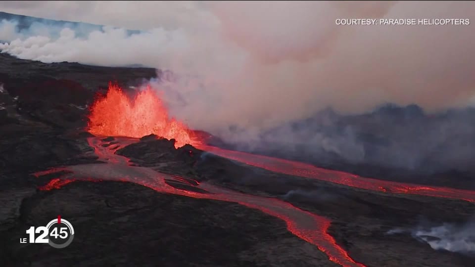 12h45 - À Hawaï, le Mauna Loa, plus gros volcan actif du monde, est en éruption. Les images sont ...