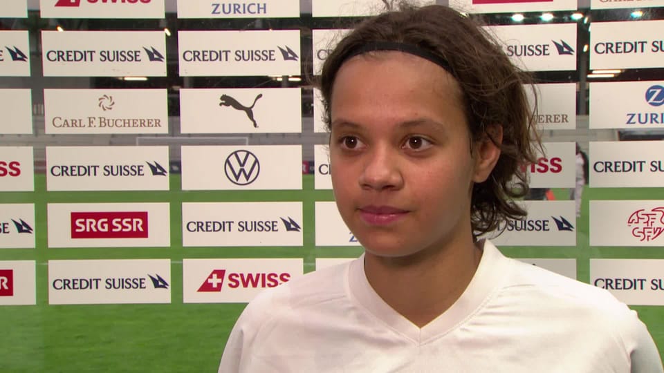 Football - Iman Beney (SUI) à l'interview après sa première sélection ...