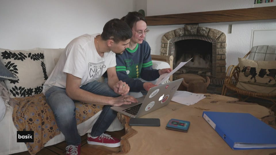 basik - À qui profite le couple ? - Play RTS