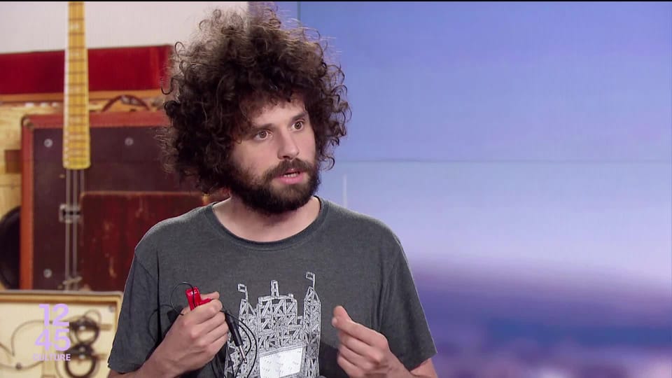 12h45 - Retour sur ses débuts et performance live du musicien Louis ...