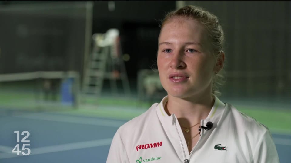 12h45 - A 18 ans Céline Naef vient de disputer son premier match pour l ...