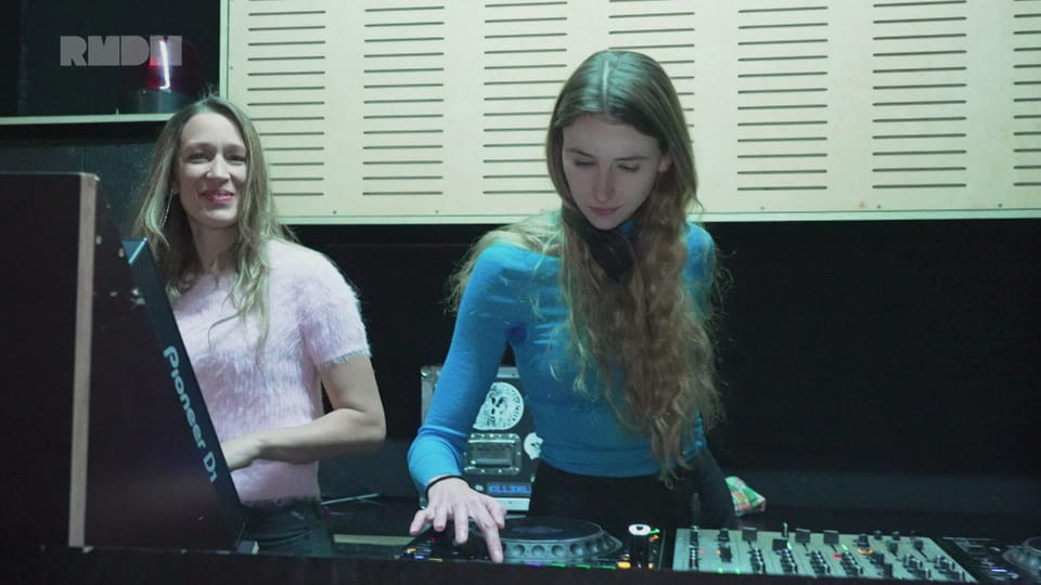 Ramdam - Audrey Danza, DJ, ses nuits sont ses jours - Play RTS