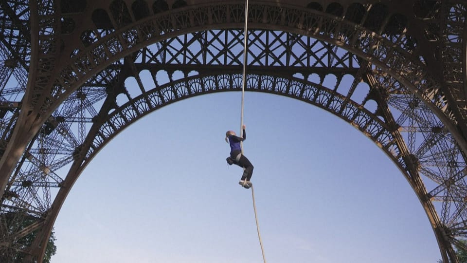 L'actu en vidéo - Sur la tour Eiffel, la Française Anouk Garnier bat le ...
