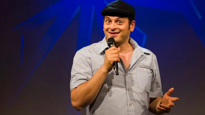 Im «Tagesgespräch»: Kaya Yanar, Comedian - Audio & Podcasts - SRF