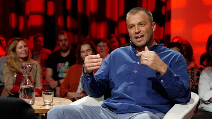 Jonny Fischer, Comedian: «Wir sollten viel ehrlicher sein» - Audio ...