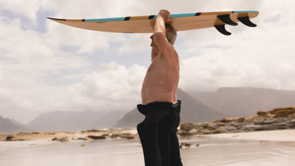 Wellenreiten für Newbies - Surfen lernen geht in jedem Alter – und ...