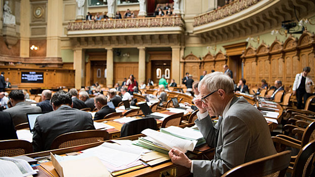 Session - «Der Nationalrat nimmt den Verfassungsbruch offenbar in Kauf ...